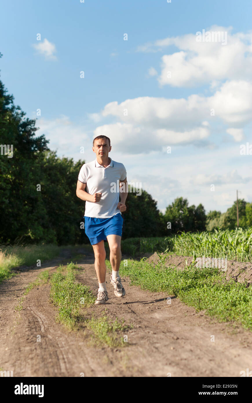 Cross country running hi-res stock photography and images - Alamy