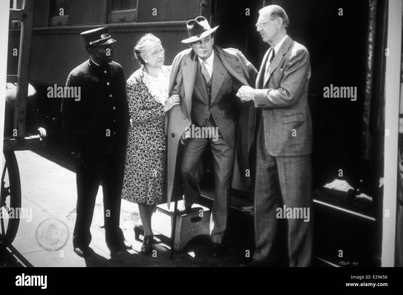 Shadow of a doubt joseph cotten director hi-res stock photography and ...