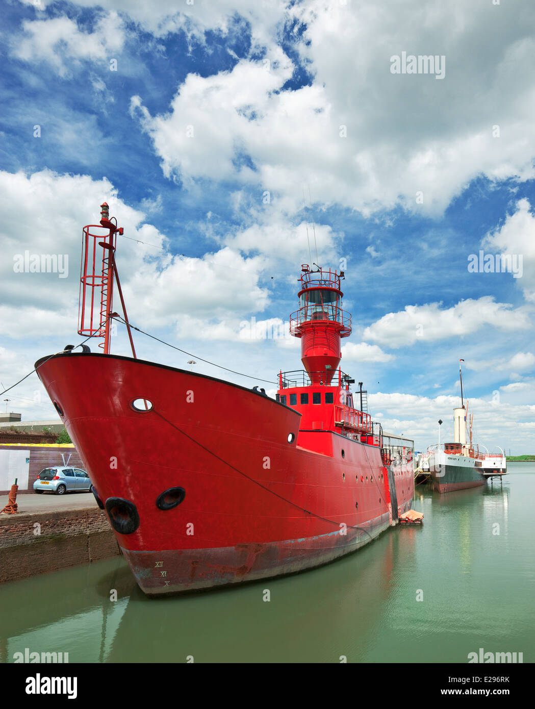 Lighthouse ship hi-res stock photography and images - Alamy