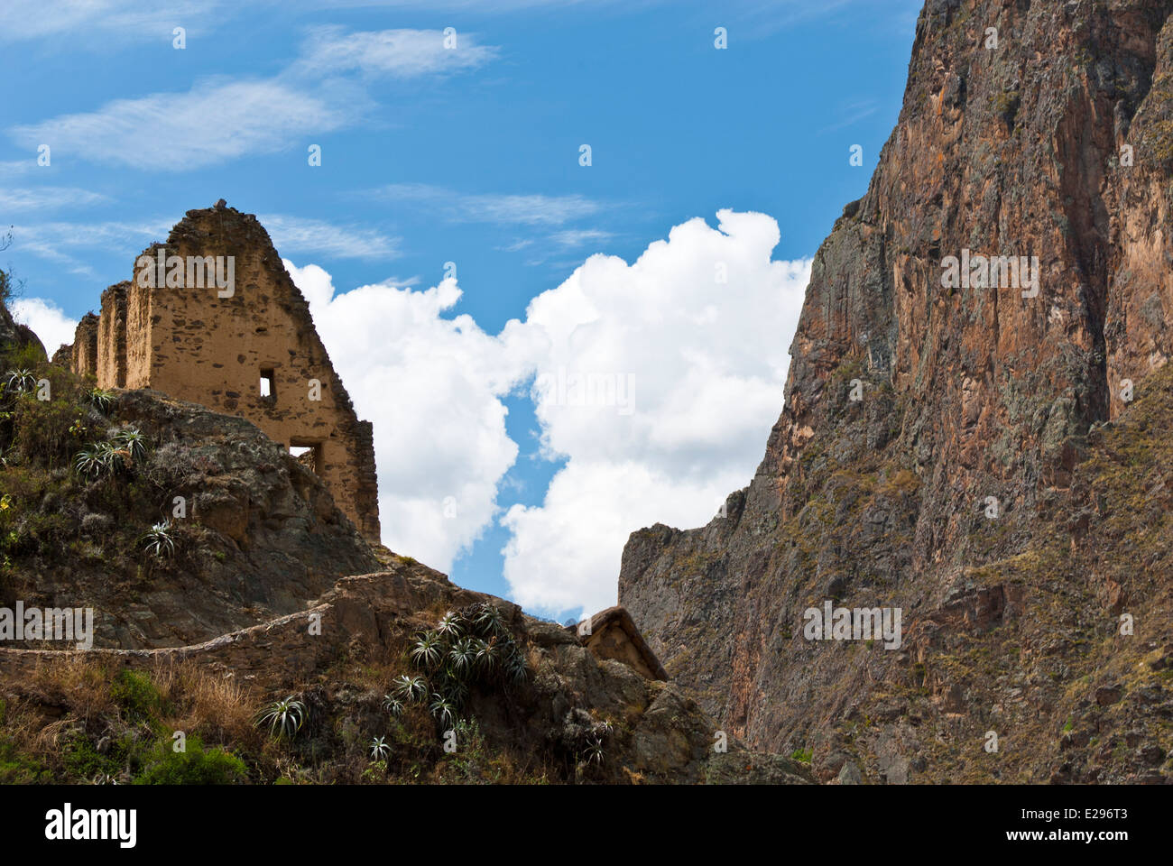 peru,ollantaytambo, travel,road,trip,colors,america latina,inca,red ...