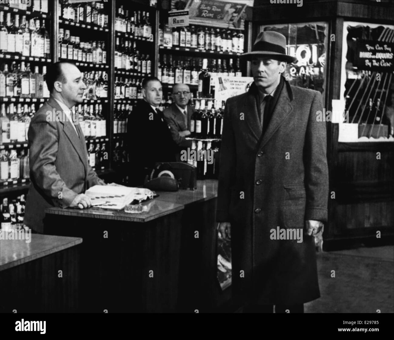 The Wrong Man - Henry Fonda - Director: Alfred Hitchcock - 1956 Stock ...