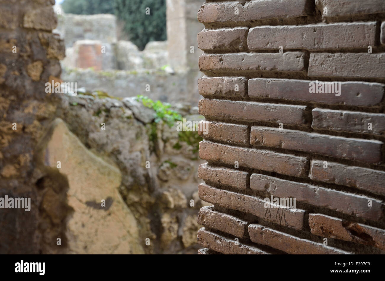 Ancient roman stone brick wall hi-res stock photography and images - Alamy