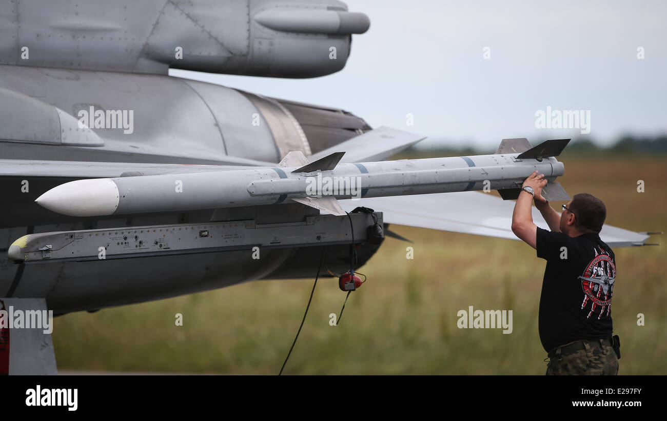 F 100 rocket hi-res stock photography and images - Alamy