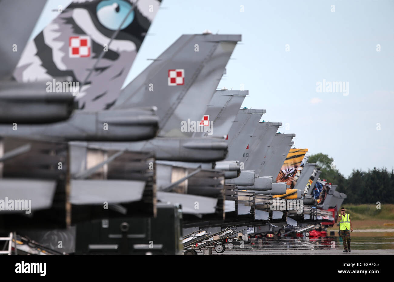 Jagel, Germany. 17th June, 2014. Technicians prepare F-16 fighter jets ...