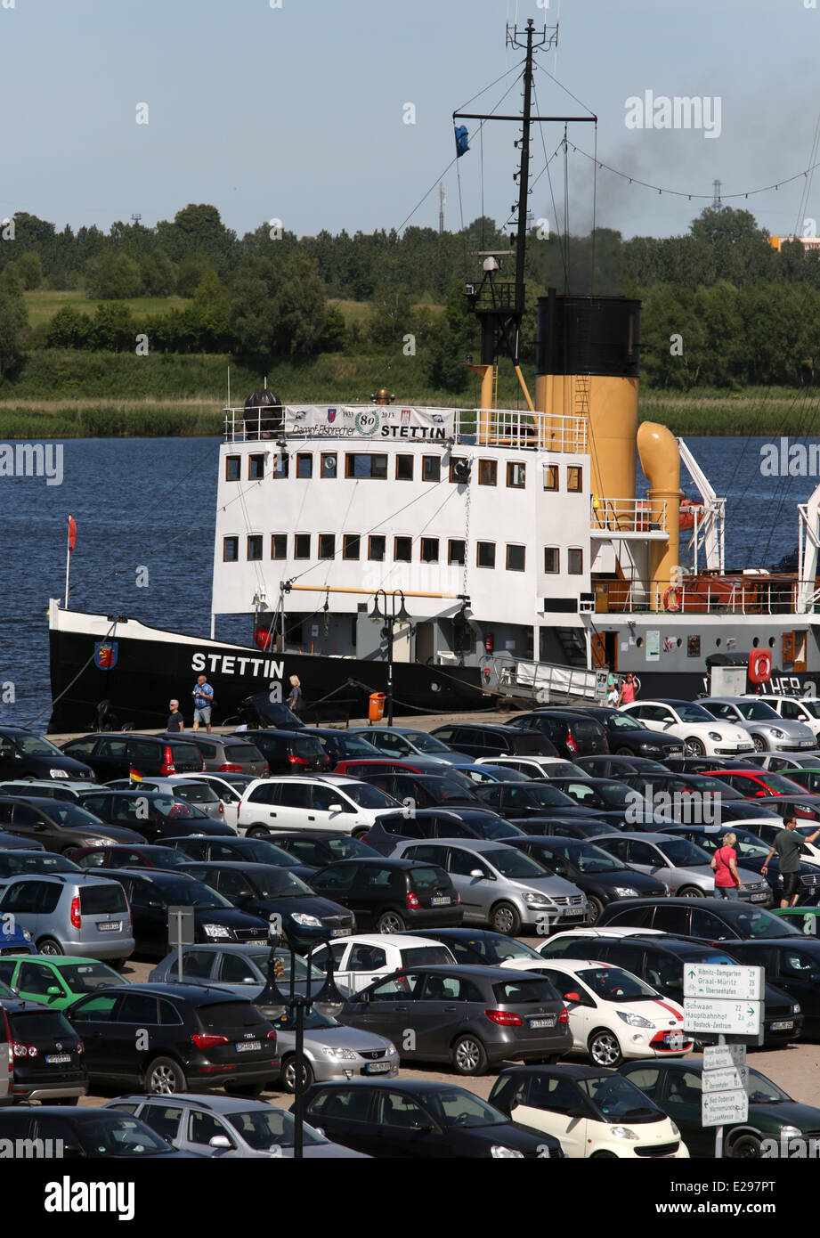 Steam ice breaker hi-res stock photography and images - Alamy