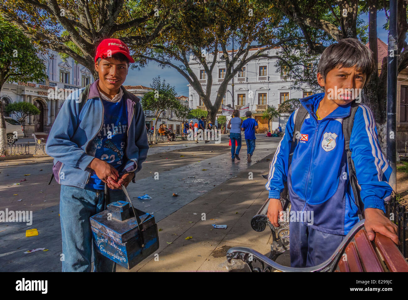 Shoe shiner hi-res stock photography and images - Alamy