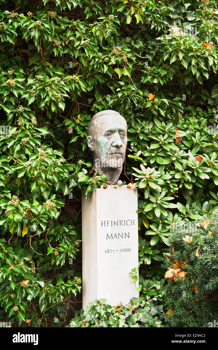 Nelly mann hi-res stock photography and images - Alamy