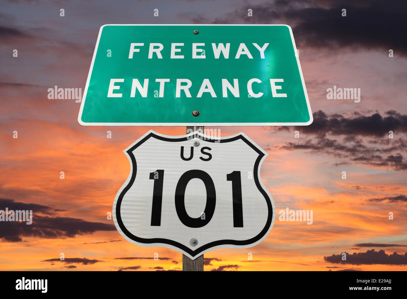 Highway 101 sign hi-res stock photography and images - Alamy