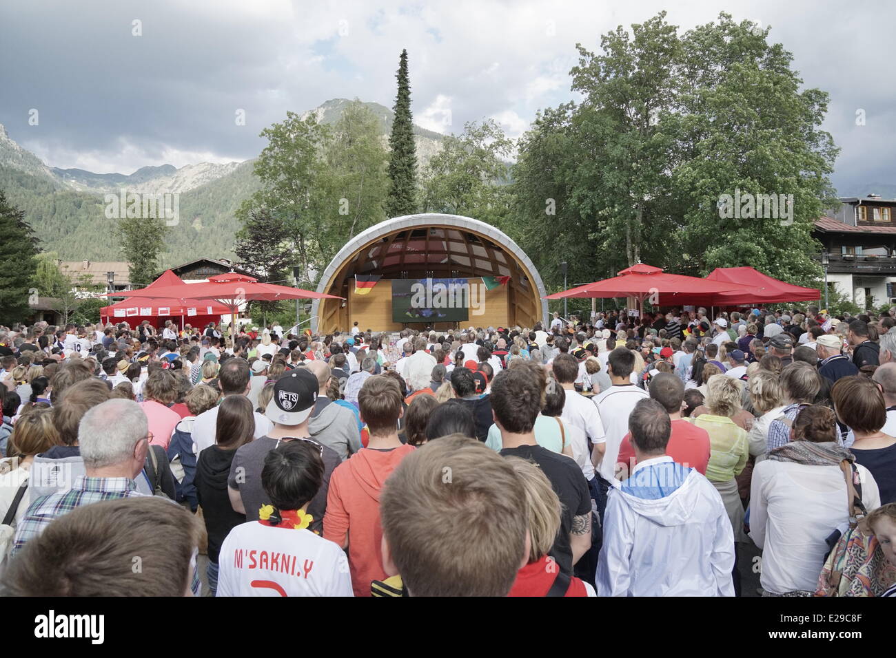 OBERSTDORF GERMANY JUNE 16: Spectators of the 2014 Soccer World cup in ...
