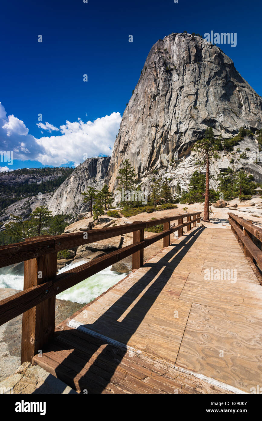 Nevada fall bridge under liberty cap hi-res stock photography and ...
