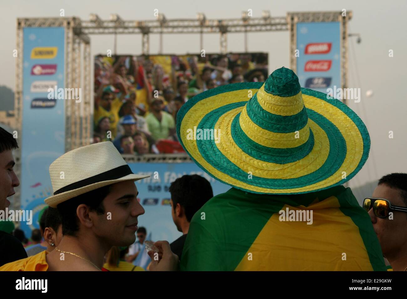 World cup brazilian fan 2014 hi-res stock photography and images - Alamy