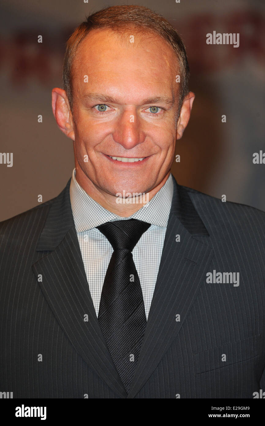 Francois pienaar invictus film premiere hi-res stock photography and ...