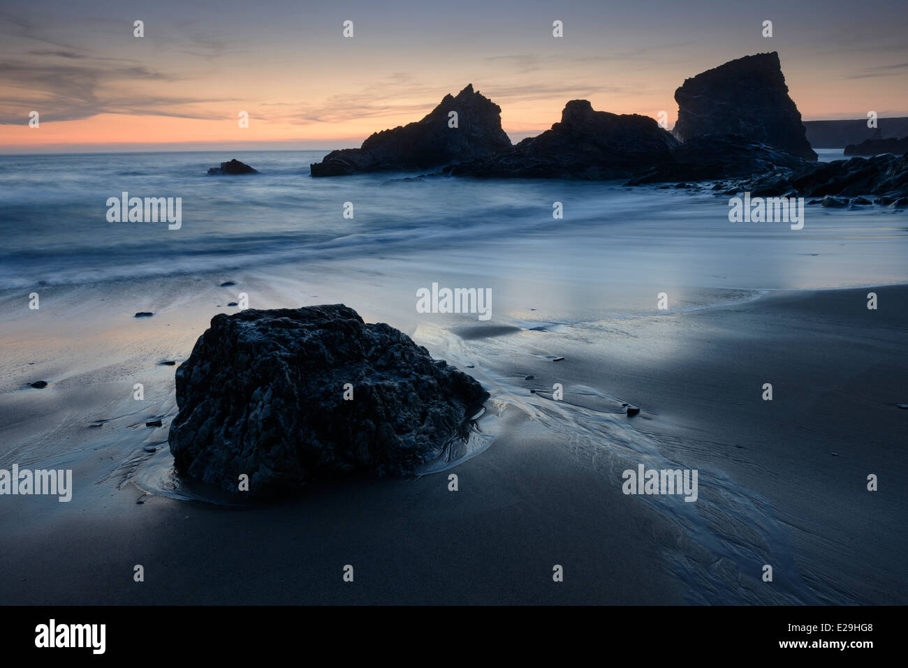 Water receding on beach hi-res stock photography and images - Alamy
