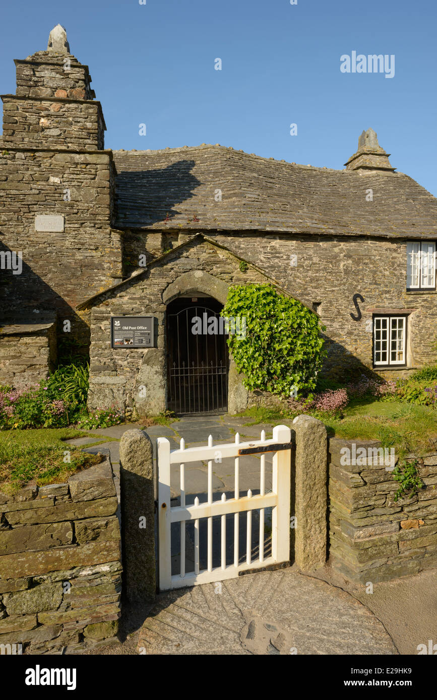 Medieval post office hi-res stock photography and images - Alamy