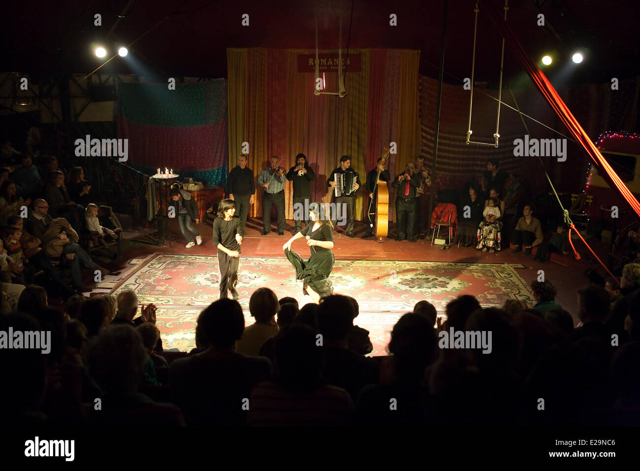 France, Paris, Cirque Tsigane Romanes (Romanes Tsigane Circus), Delia ...
