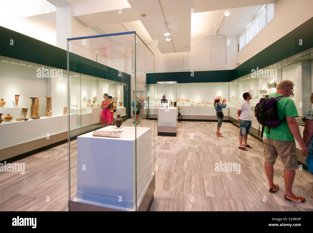 People Inside The Heraklion Archaeological Museum Crete Stock Photo - Alamy