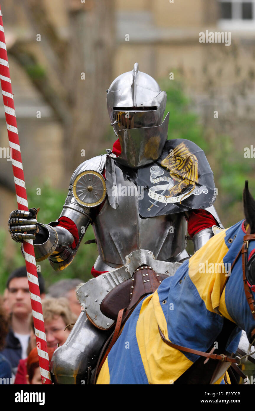 Medieval knight france hi-res stock photography and images - Alamy