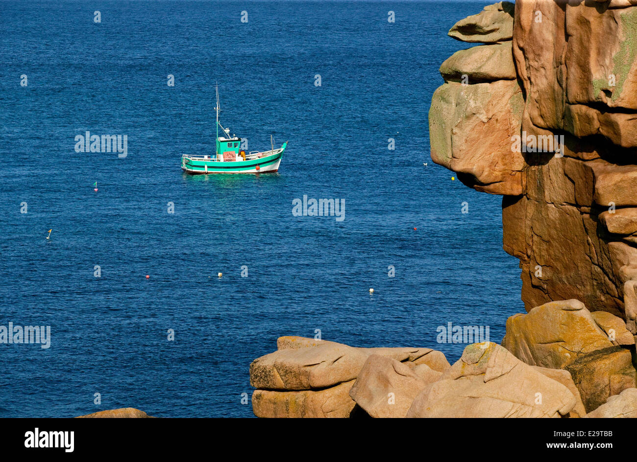 France, Cotes d'Armor, Cote de Granit Rose (Pink Granite Coast ...