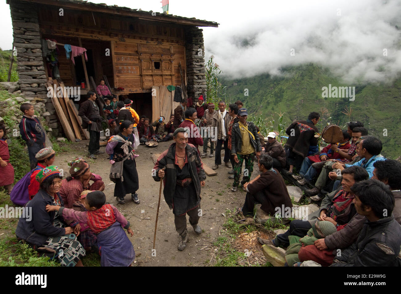 Nepal bagmati zone rasuwa district hi-res stock photography and images ...