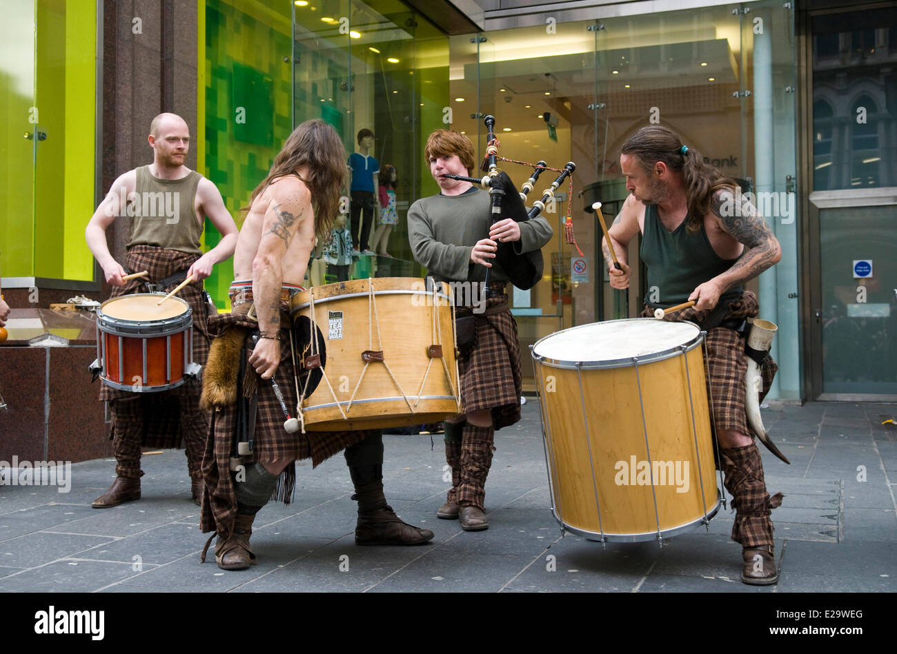 Folk music scotland hi-res stock photography and images - Alamy