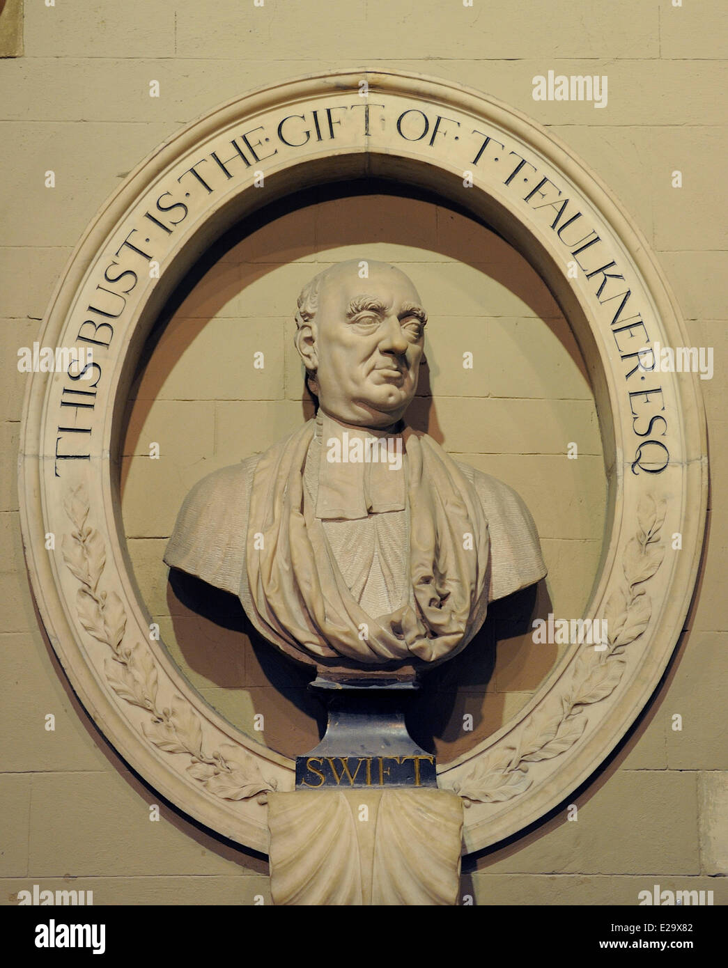 St patricks cathedral statue st hi-res stock photography and images - Alamy