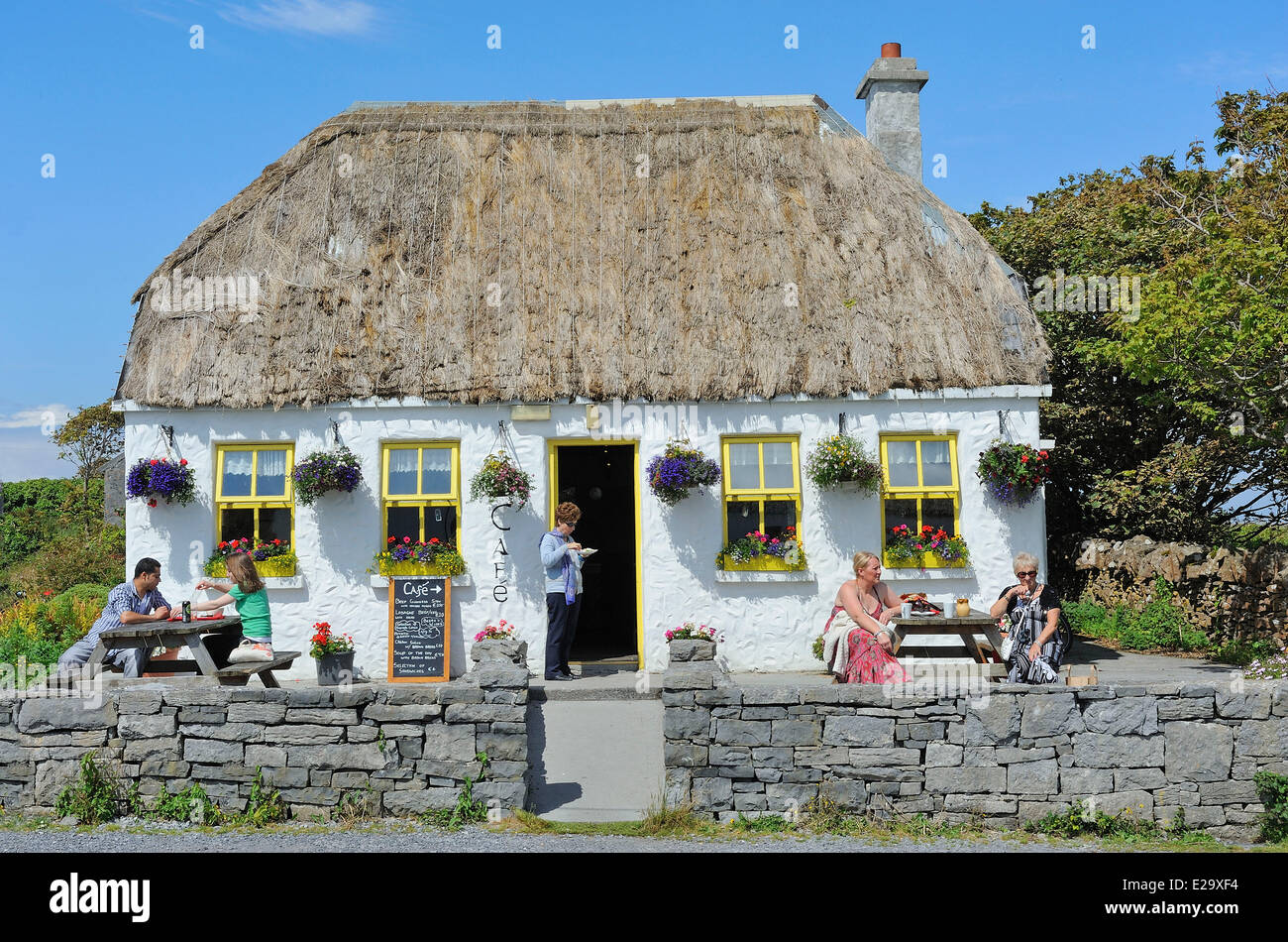 Ireland cafe aran hi-res stock photography and images - Alamy
