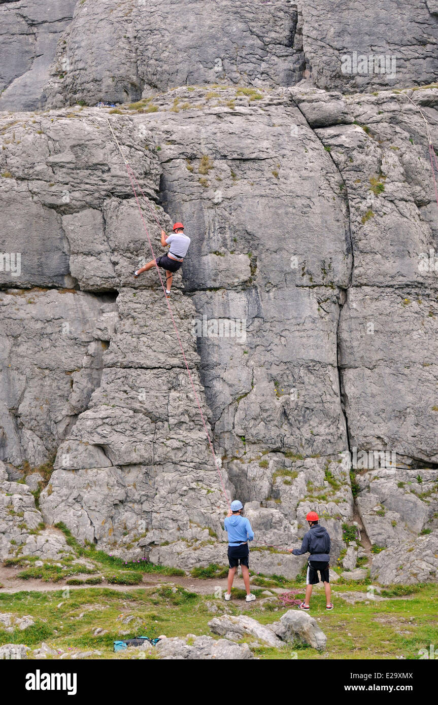 Rock climbers ireland hi-res stock photography and images - Alamy