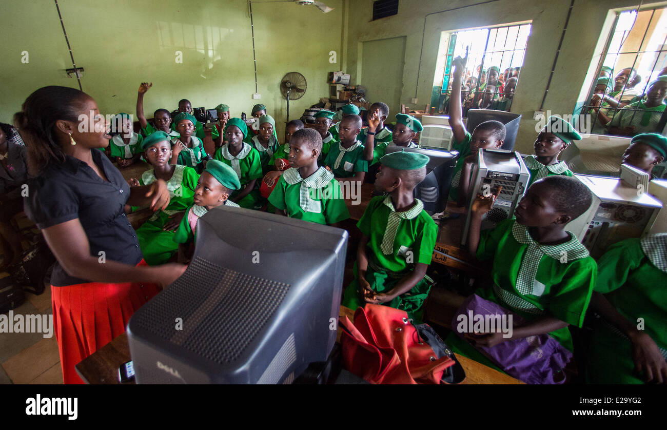 School photo session hi-res stock photography and images - Alamy