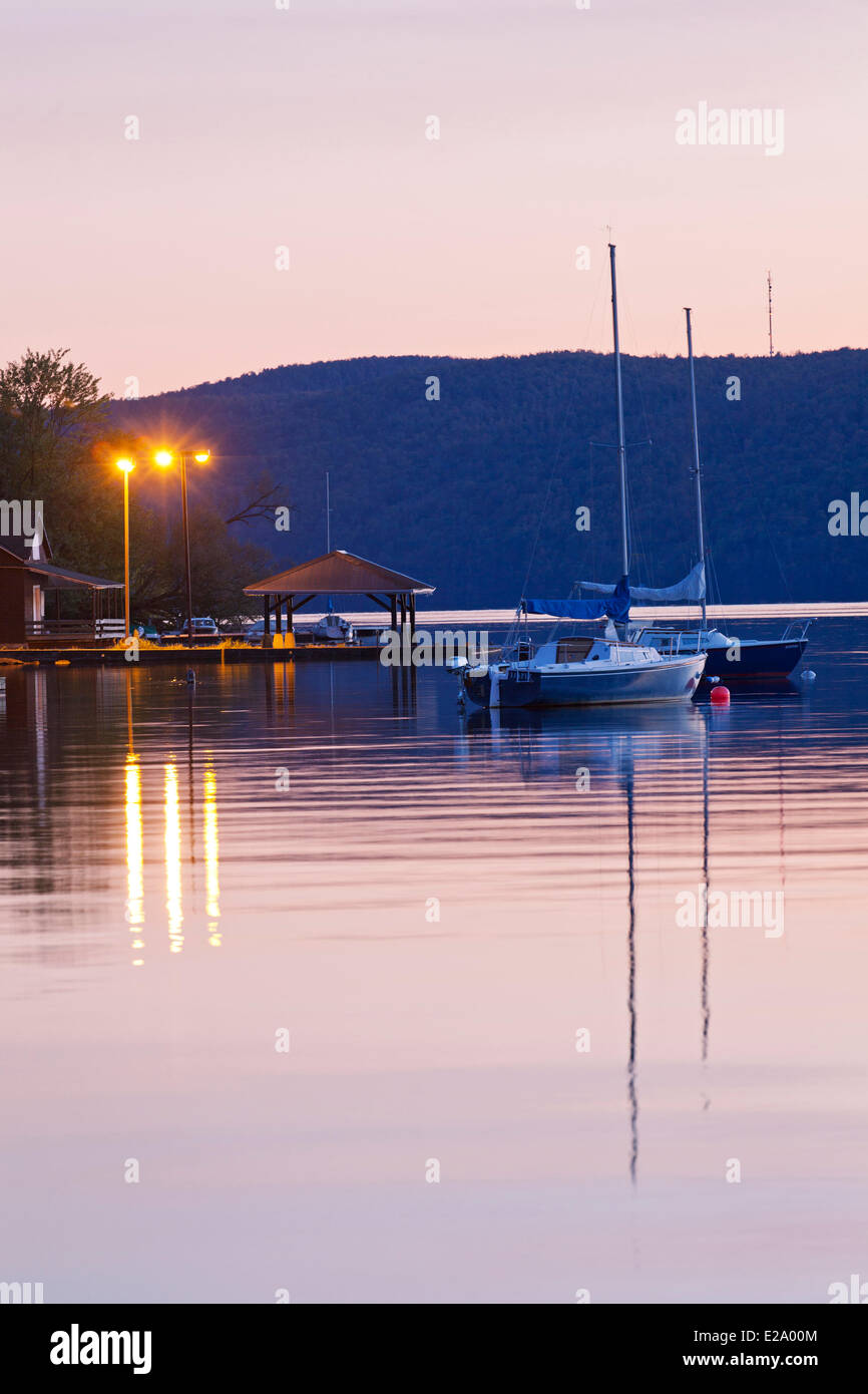 Quebec lake massawippi hi-res stock photography and images - Alamy