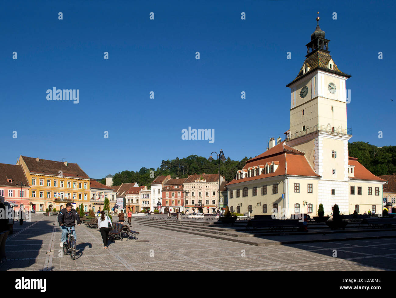 Romania, Transylvania, Brasov, Piata Sfatului (council square), casa ...