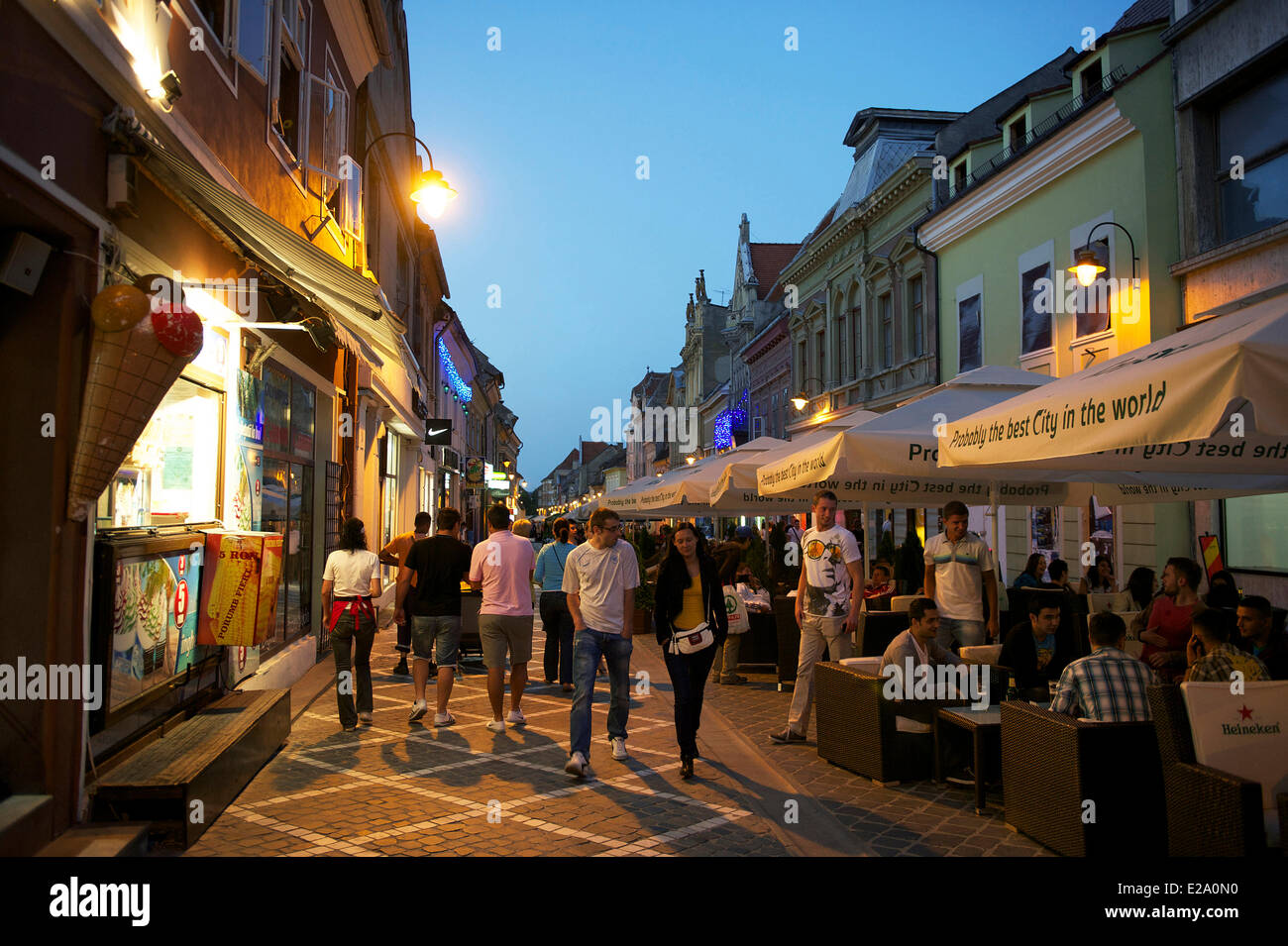 Romania, Transylvania, Brasov, strada Republicii Stock Photo - Alamy