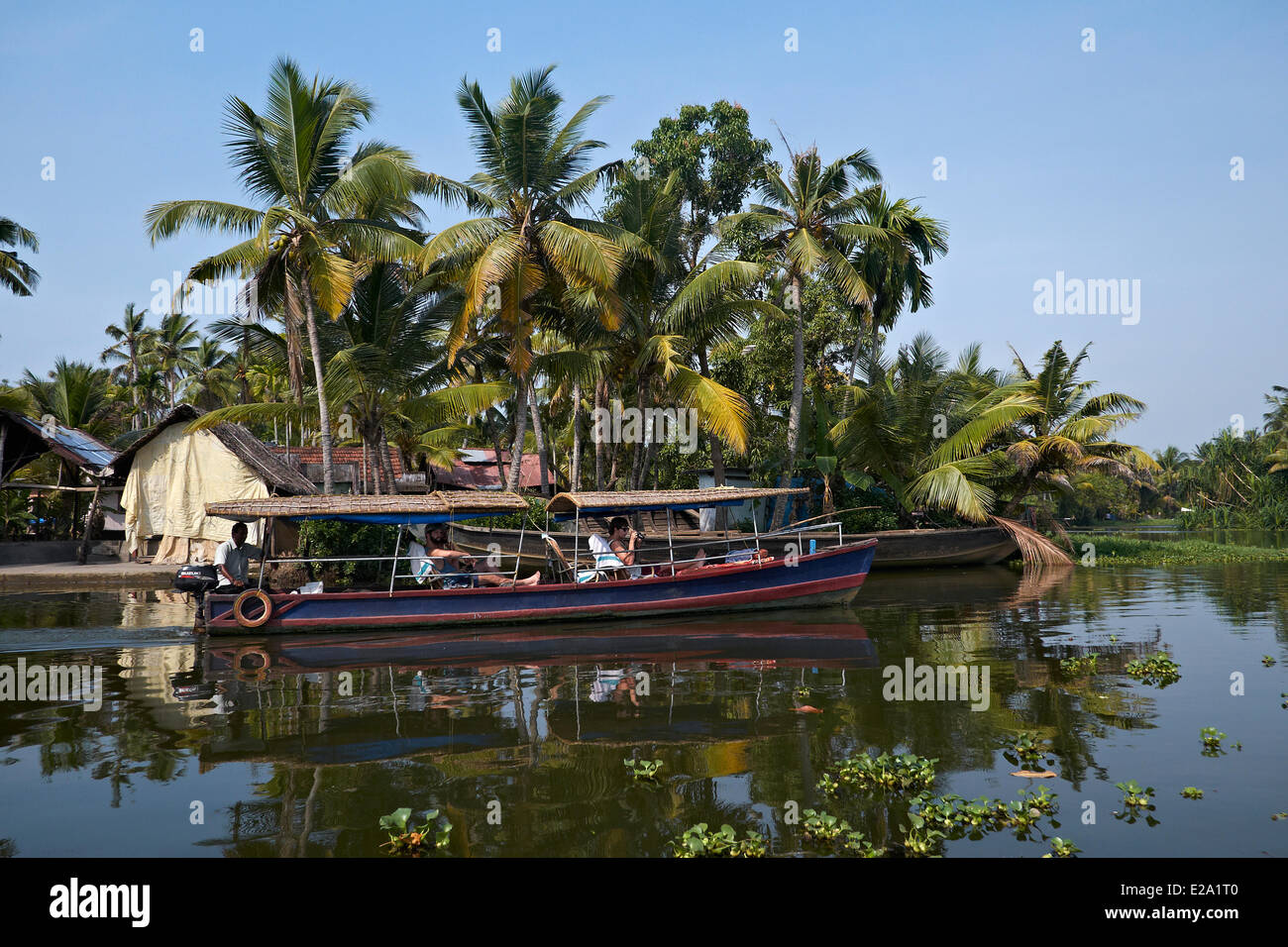 Kerala boat hi-res stock photography and images - Alamy