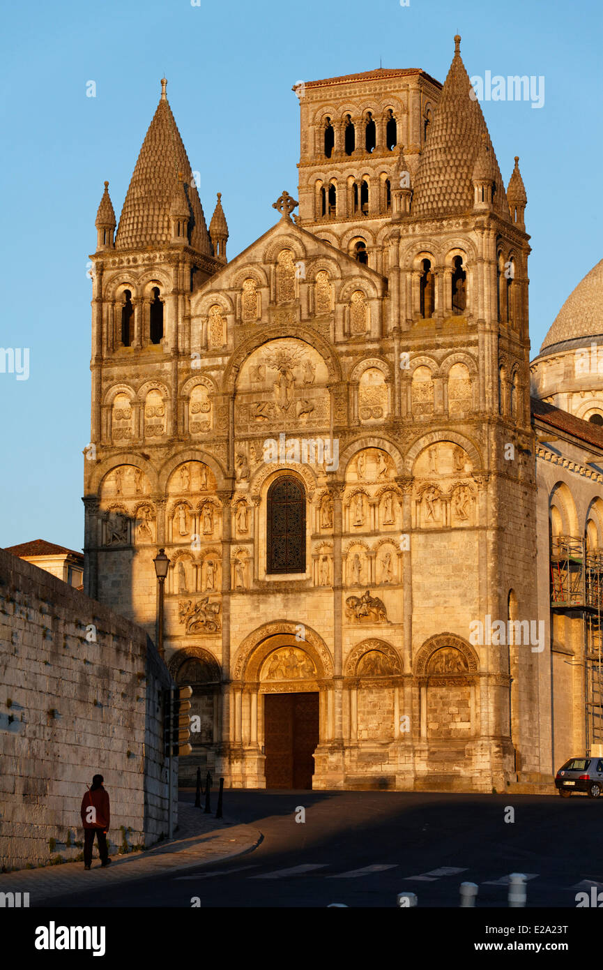 France, Charente, Angouleme, St Pierre cathedral Stock Photo - Alamy