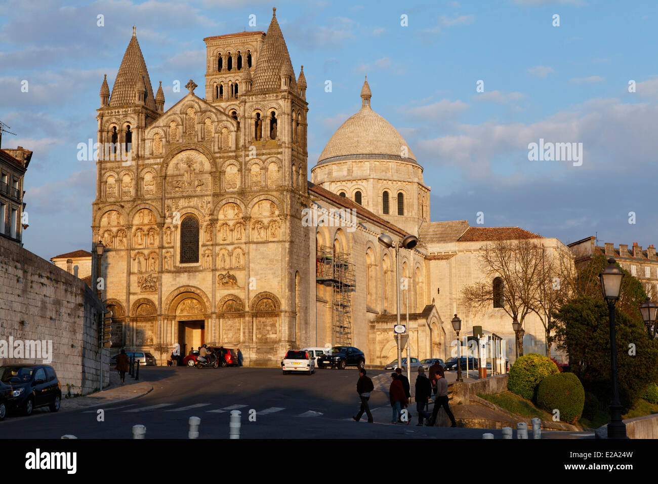 France, Charente, Angouleme, St Pierre cathedral Stock Photo - Alamy