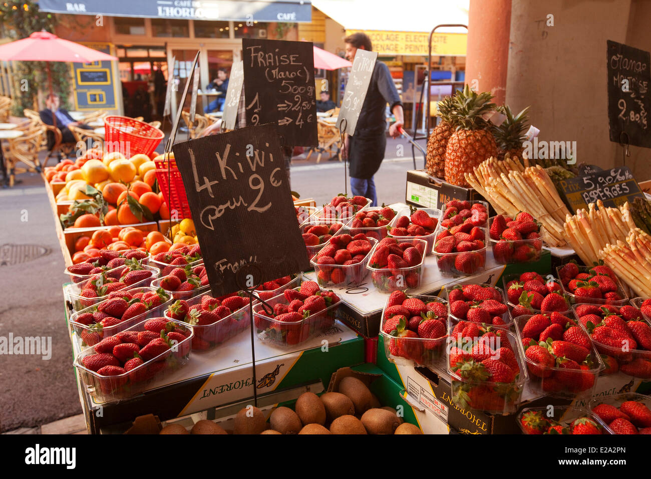 Cannes market hi-res stock photography and images - Alamy