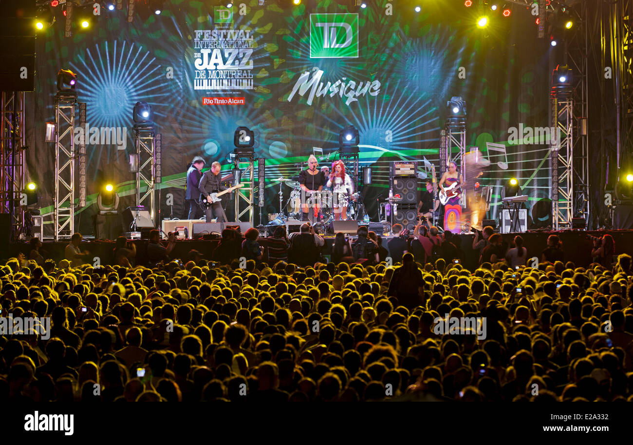 Canada, Quebec Province, Montreal, quartier des Spectacles, place des ...
