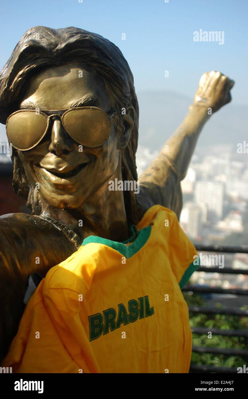 Michael jackson statue in santa hi-res stock photography and images - Alamy