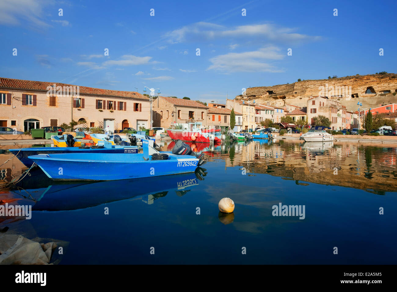 Saint chamas hi-res stock photography and images - Alamy