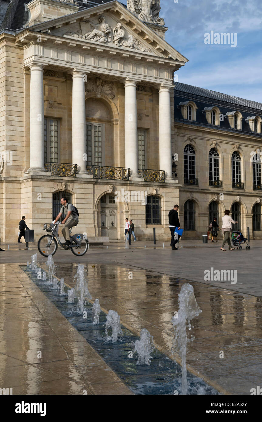 Palace of the dukes dijon hi-res stock photography and images - Alamy