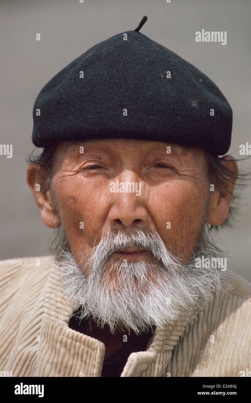 Japan old man hi-res stock photography and images - Alamy
