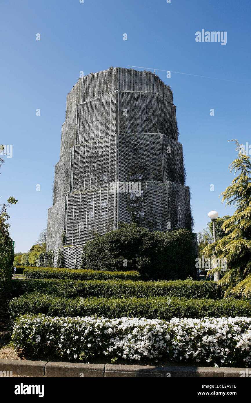 France, Seine et Marne, Noisiel, water tower of four blocks Stock Photo ...