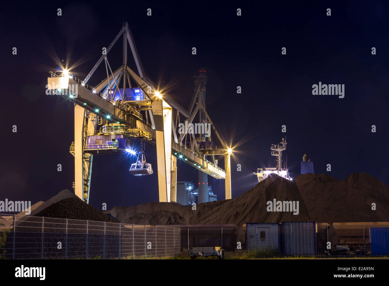 Coal storage power plant hi-res stock photography and images - Alamy