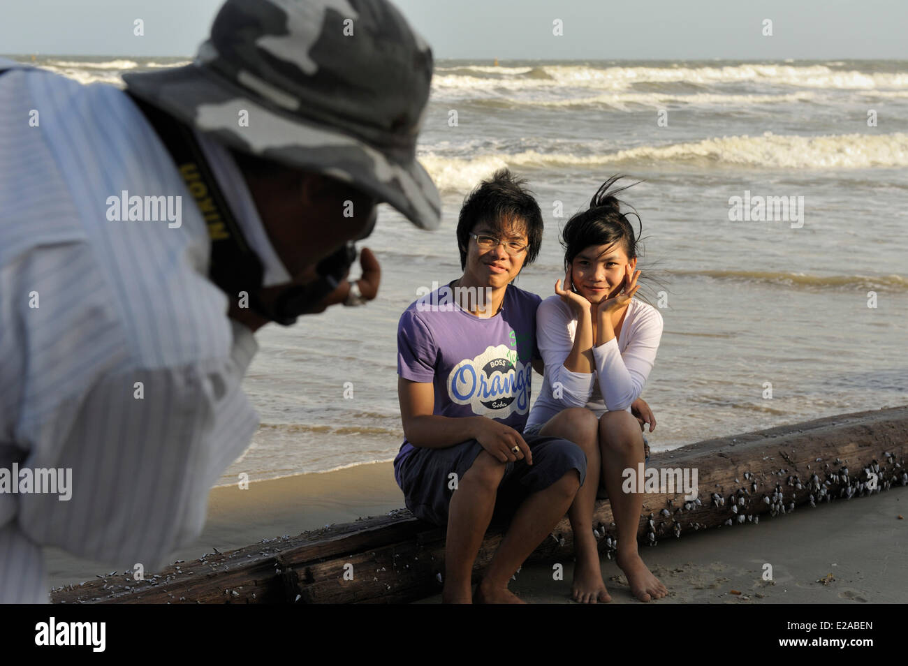 Vietnam, Ba Ria Vung Tau Province, Vung Tau, people on the Beach Stock ...