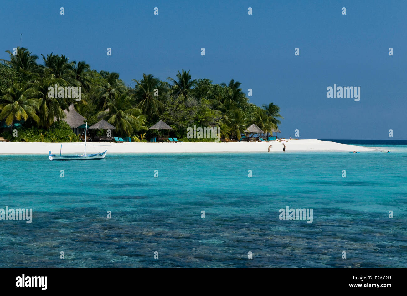Maldives, North Male Atoll, Ihuru Island, beach of Angsana Ihuru resort ...