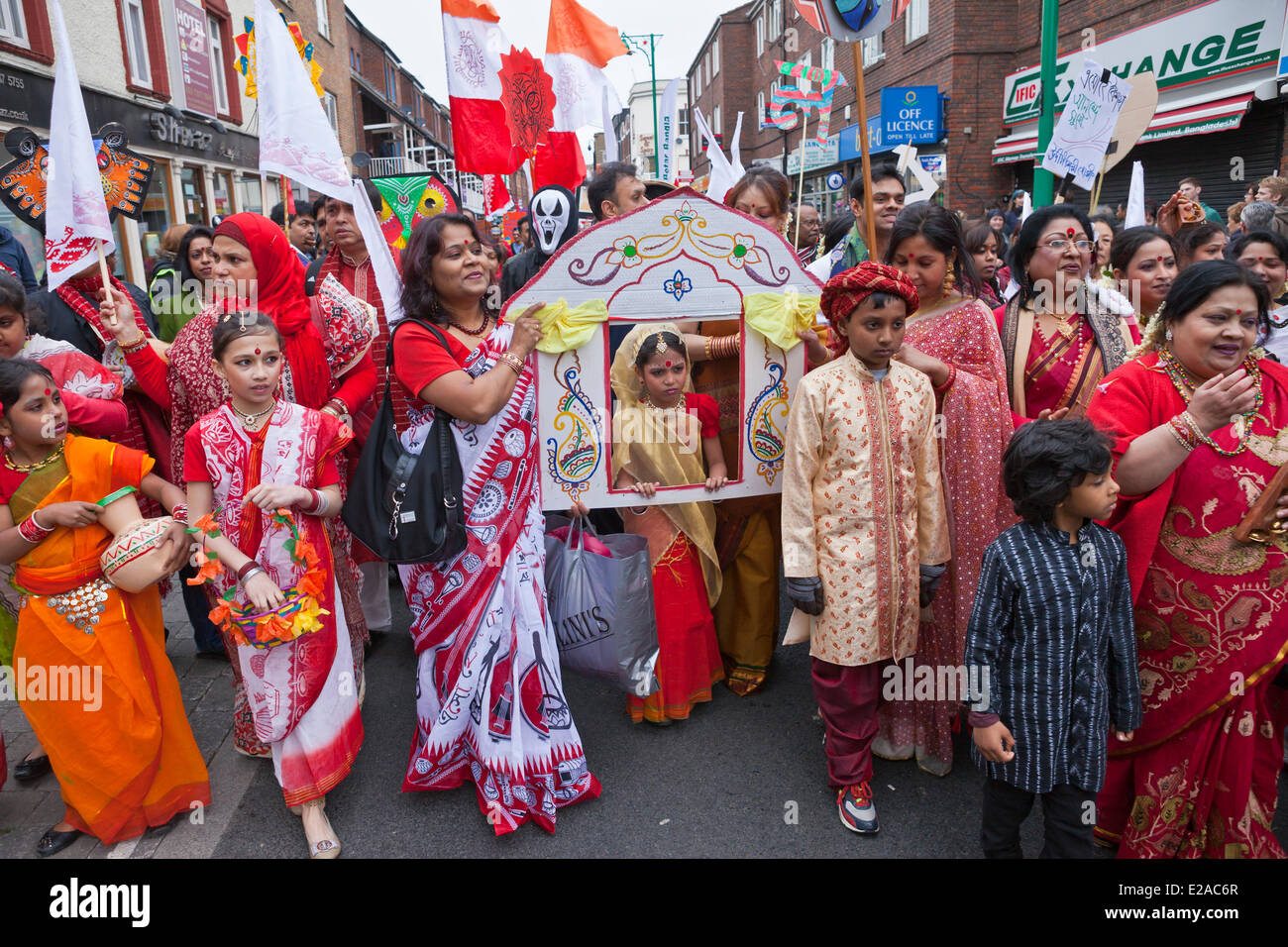 United Kingdown, London, East End district, Brick Lane, Indian festival ...
