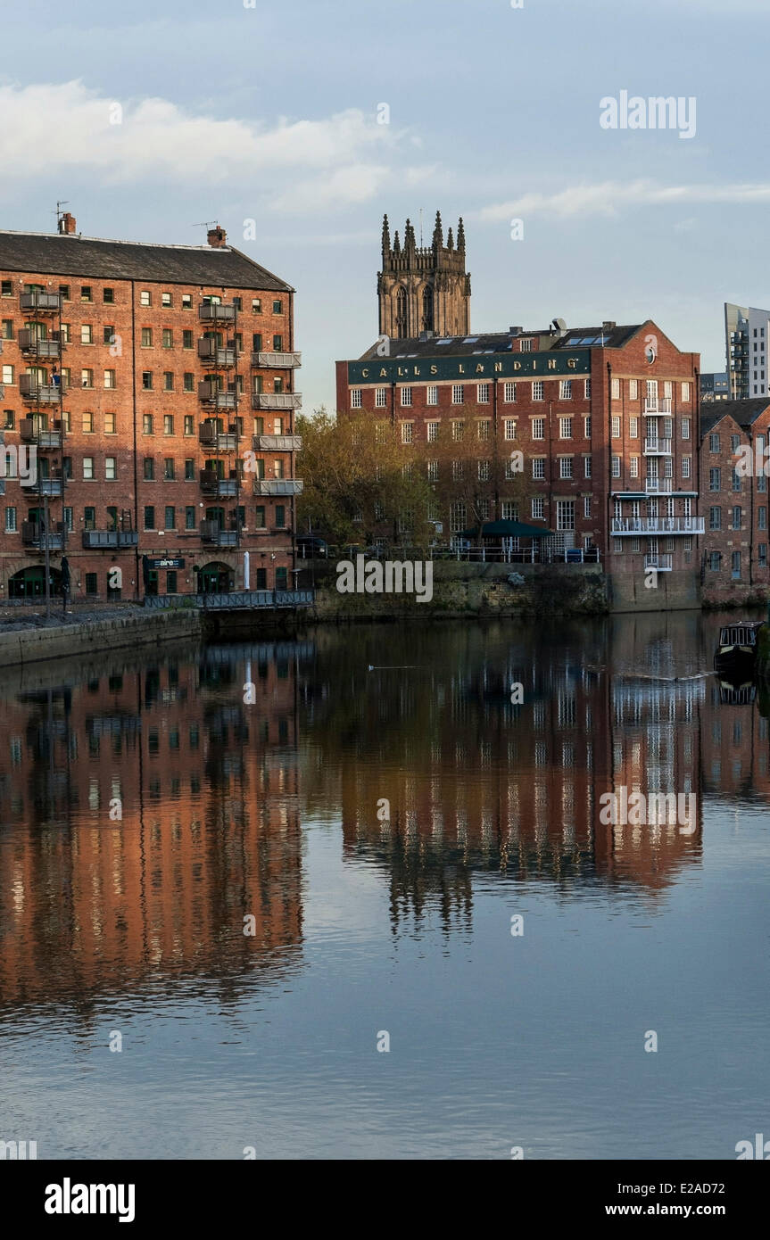 United Kingdom, Yorkshire, Leeds, downtown, Aire River Stock Photo - Alamy