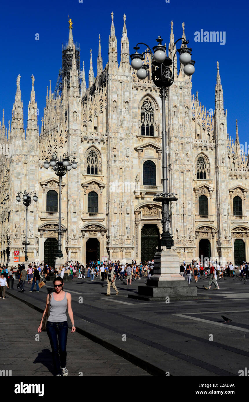 Italy, Lombardy, Milan, Piazza del Duomo, Duomo (Cathedral) in ...