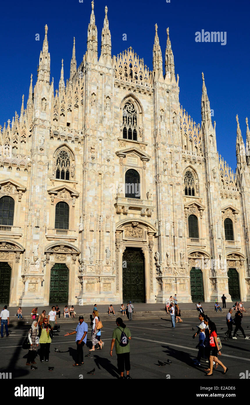 Italy, Lombardy, Milan, Piazza del Duomo, Duomo (Cathedral) in ...