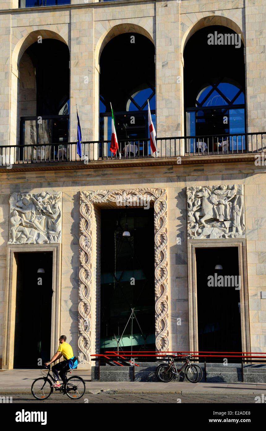 Modern art gallery milan hi-res stock photography and images - Alamy