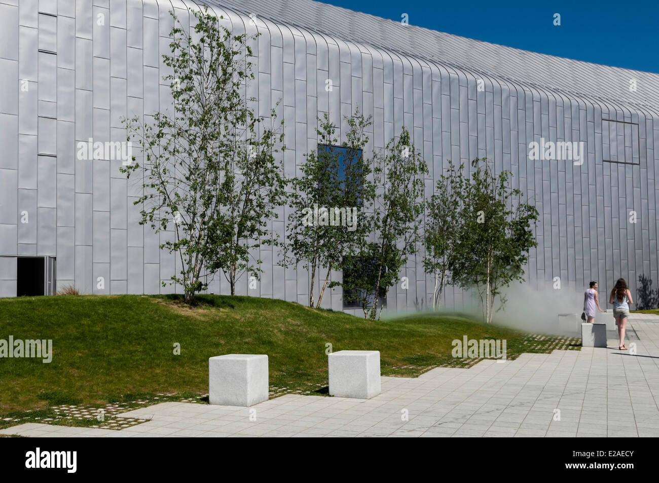 Riverside museum designed by zaha hadid hi-res stock photography and ...